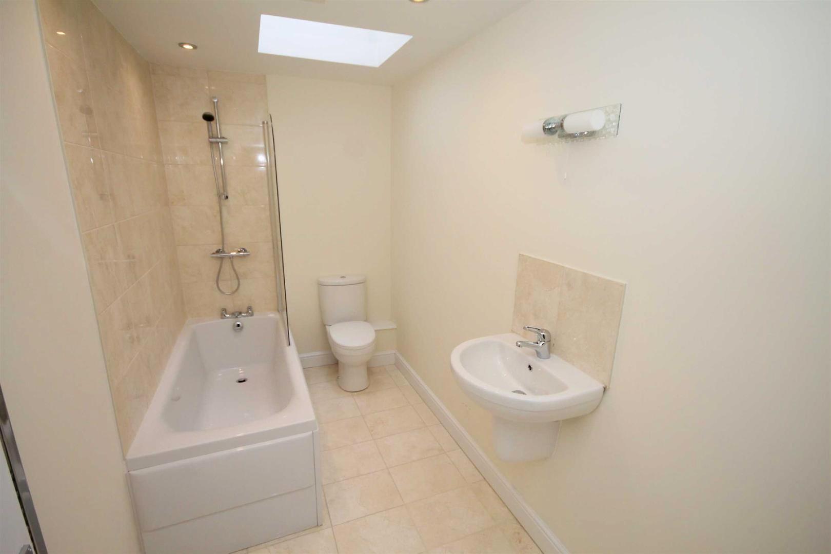 Gilesgate, Gilesgate, Durham – Robinsons